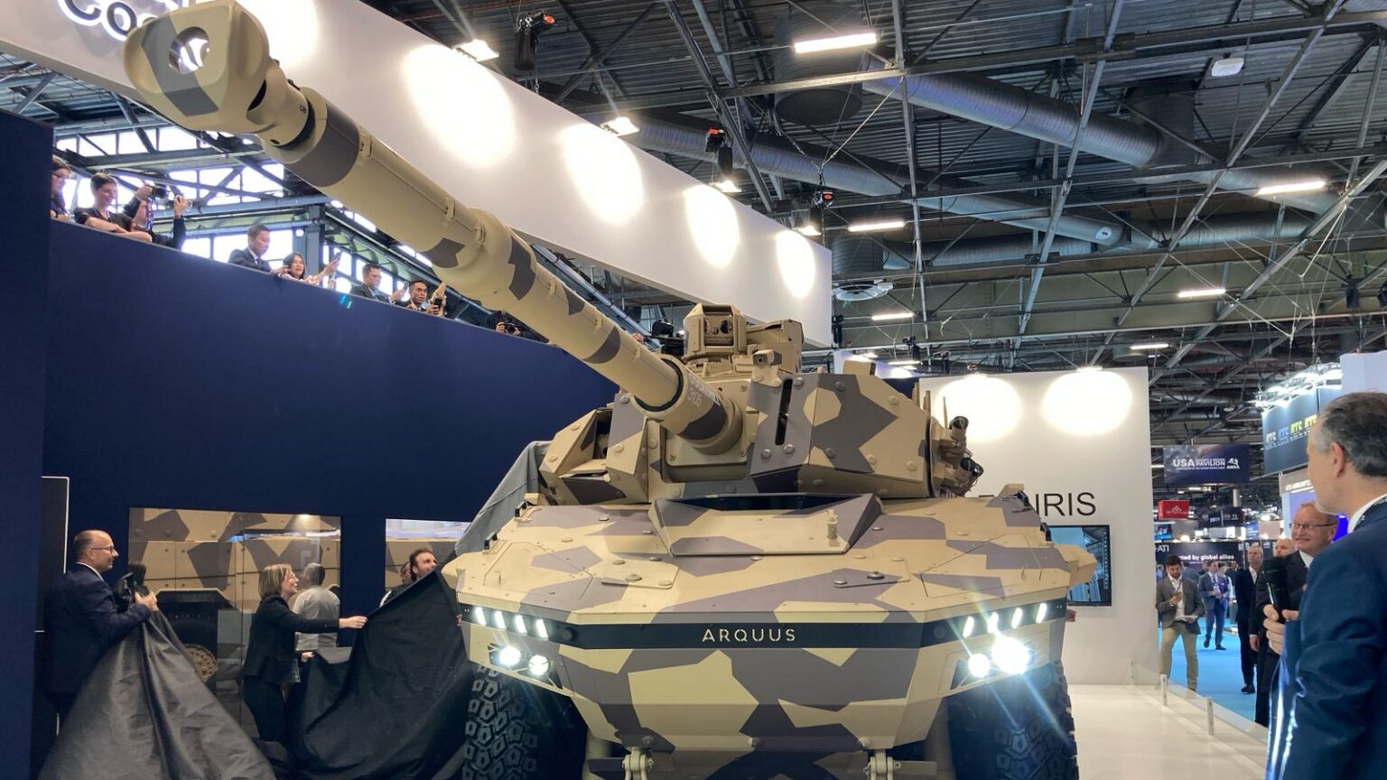 France's Arquus unveils new 6x6 meant to carry big guns - Breaking Defense