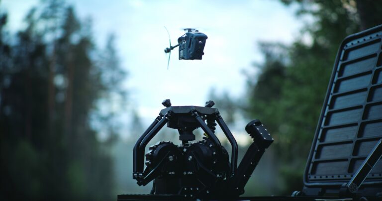 Black Recon 'microdrone' system unveiled by Teledyne FLIR - Breaking ...