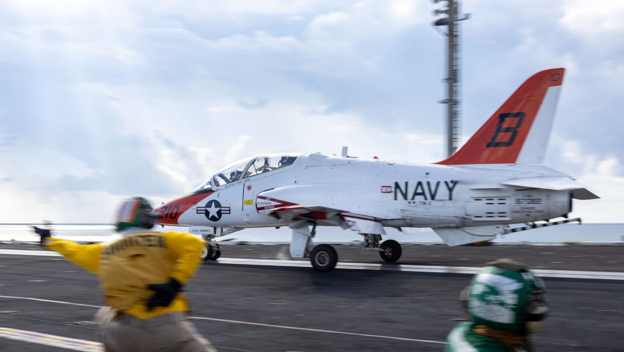 Navy lifts price ceiling for new trainer jet - Breaking Defense